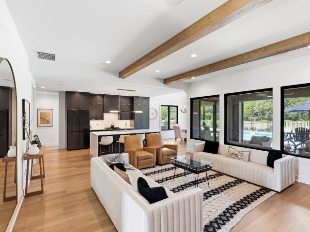 2100 Golfview Drive