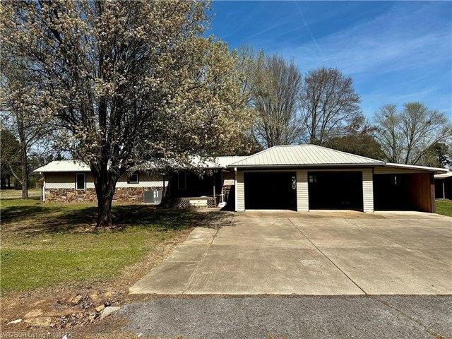 2100 Horne St, Lavaca, AR 72941