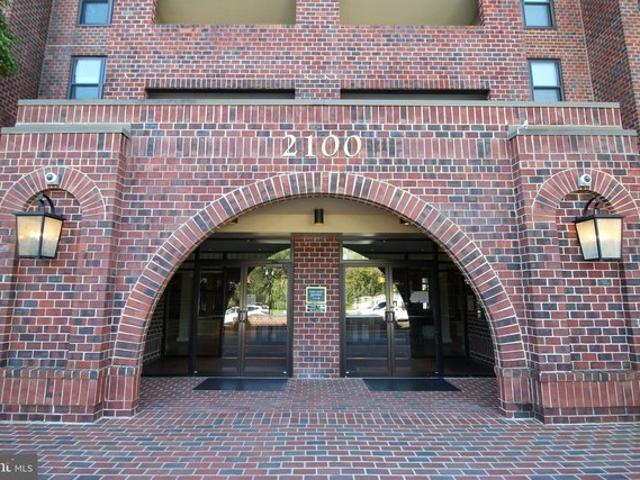 2100 Langston Blvd Apt 540, Arlington, VA 22201