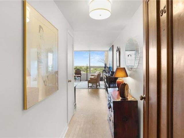 2100 St Charles Ave Apt 9G, New Orleans, LA 70130