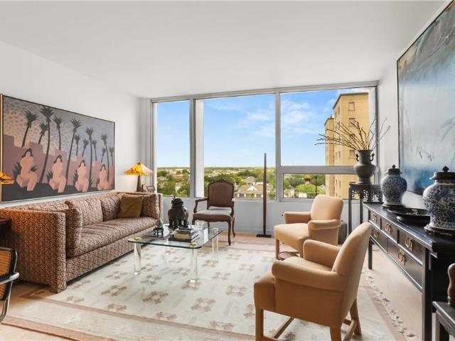 2100 St Charles Avenue # 9G