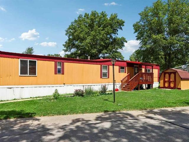 2100 S Scott Blvd Trlr 89, Iowa City, IA 52240