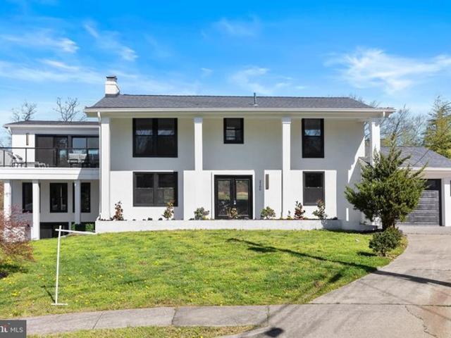 2100 S Pierce St, Arlington, VA 22202