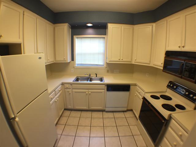 2100 San Gabriel St # 201