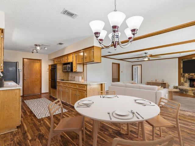 2100 Sandy Lane