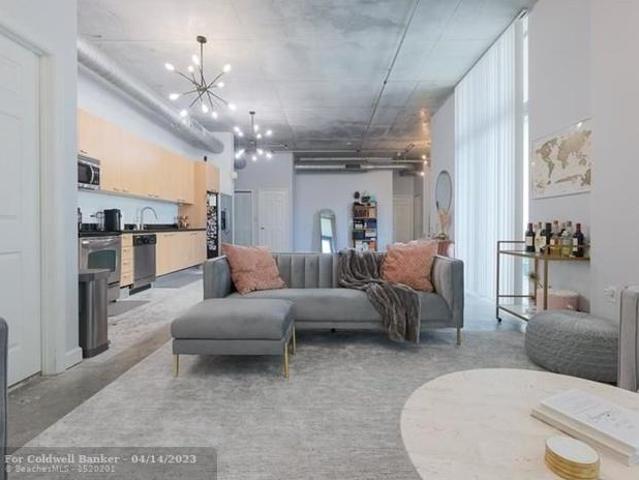 2100 Van Buren Unit #308, Hollywood, FL 33020