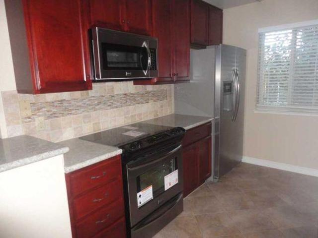 $2100 / 1br Prime Location Newly Renovated