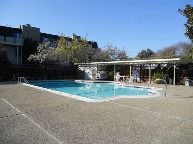 $2100 / 2br Condo FOR RENT