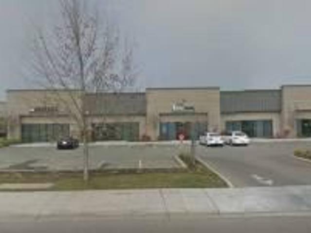 2100ft² Lease Available in Palm Bluff Ingram and Locust