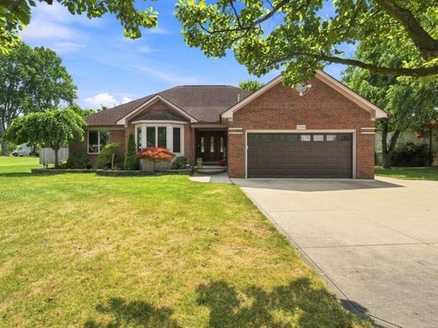 21010 Miles St S, Clinton Township, MI 48036