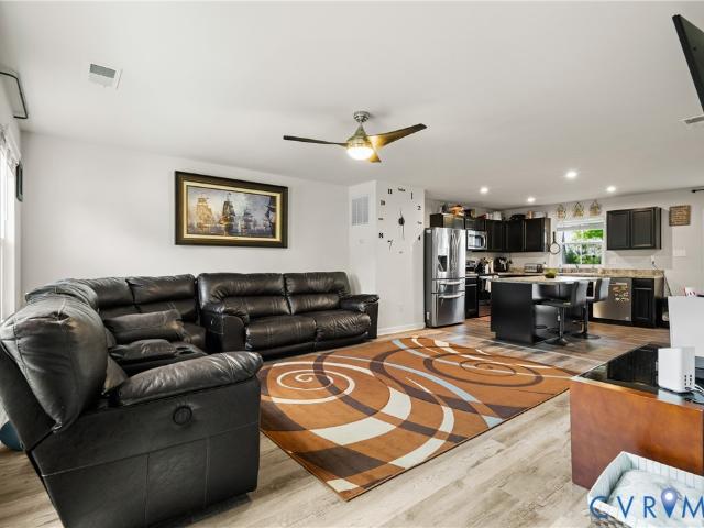 21012 Baileys Grove Drive