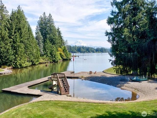 21017 Snag Island Dr E, Lake Tapps, WA 98391