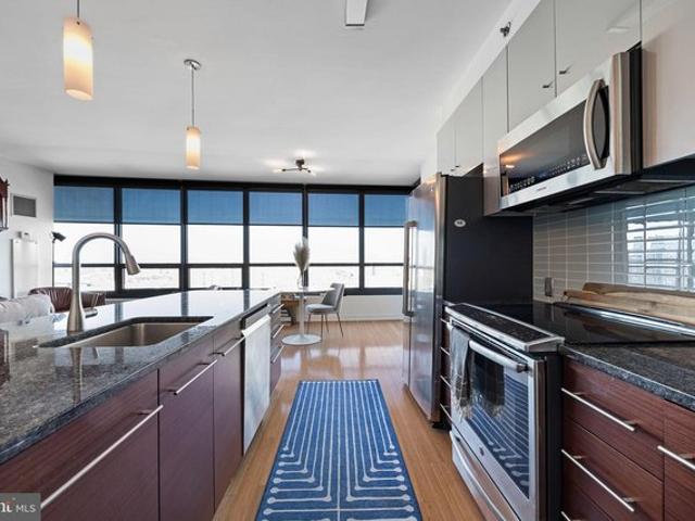 2101 Market St Unit 2001, Philadelphia, PA 19103
