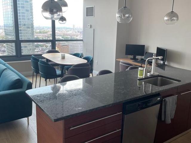 2101 Market Street # 2404