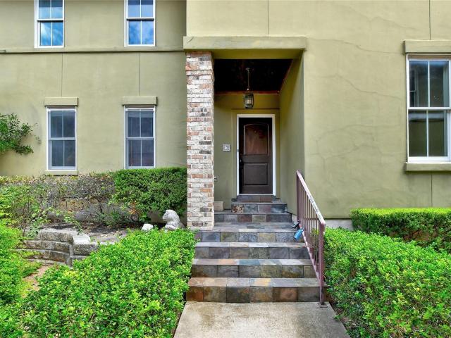 2101 N Lamar Blvd # 7