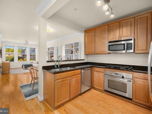 2101 N Monroe St Apt 307, Arlington, VA 22207