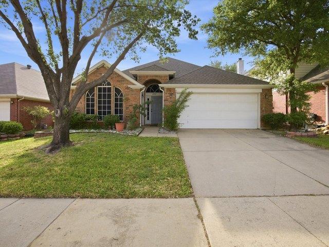 2101 Oak Manor Dr, Bedford, TX 76021