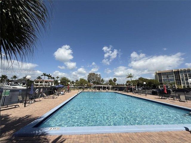 2101 Atlantic Shores Blvd Apt 120, Hallandale Beach, FL 33009