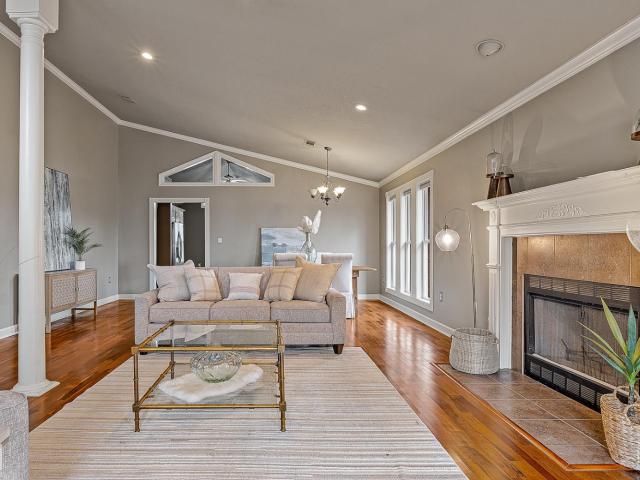 2101 Belleview Cove