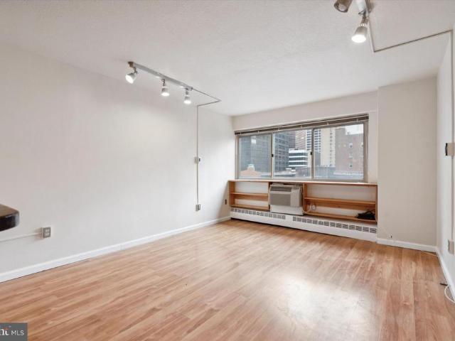 2101 Chestnut Street # 604