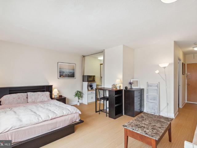 2101 Chestnut Street # 909