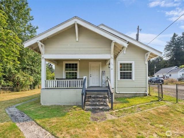 2101 Henkle St, Raymond, WA 98577