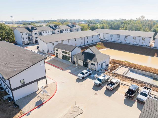 2101 Reinke Rd 4105