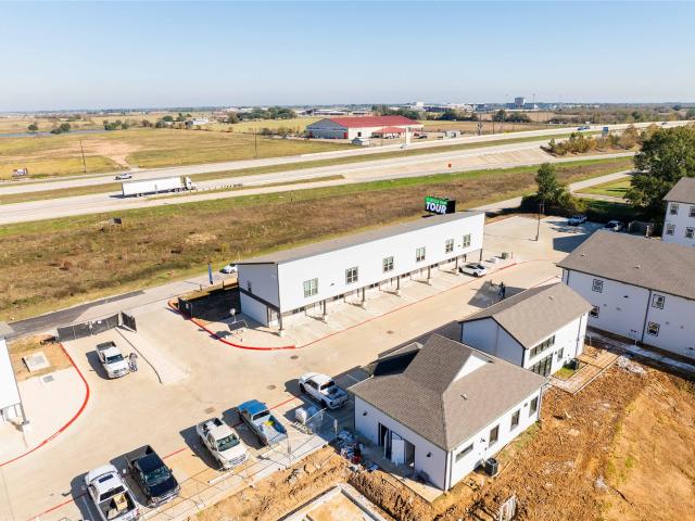 2101 Reinke Road 2106