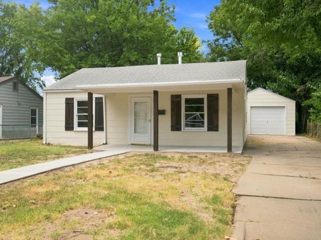 2101 S Madison Ave, Wichita, KS 67211