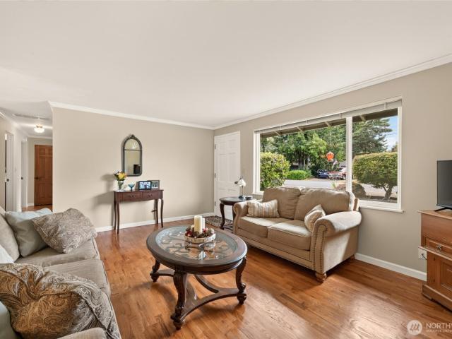 2101 th Avenue W