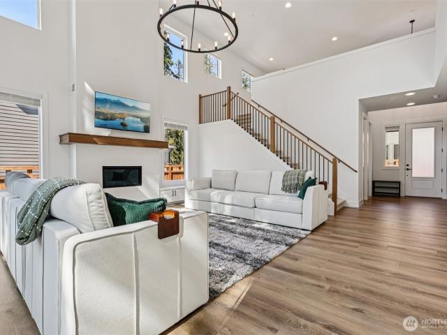 2101 th Street Ct E