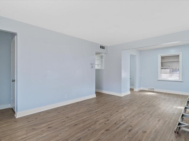 2101 W Fairmount Ave