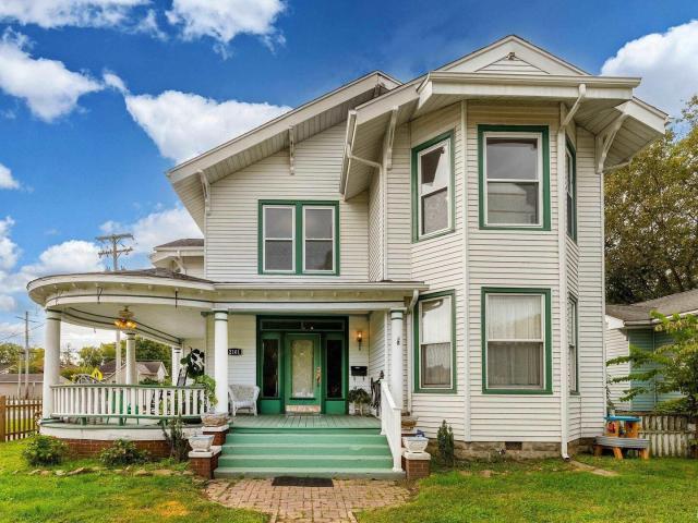 2101 WALNUT Street