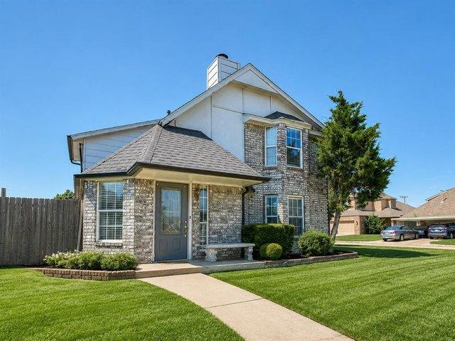 2101 Westmore Dr, Moore, OK 73170