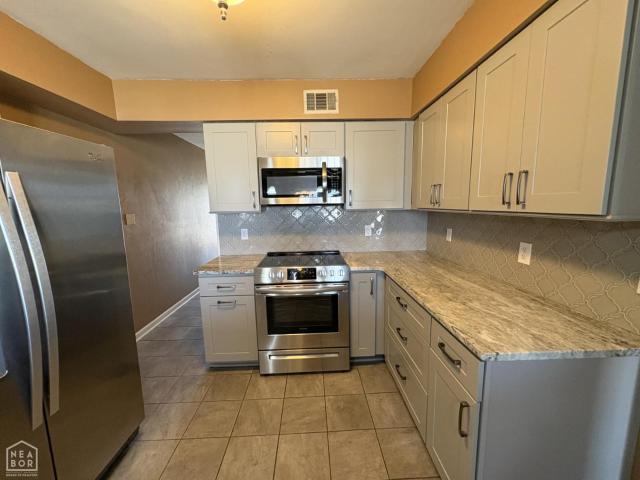 2101 Windwood Circle