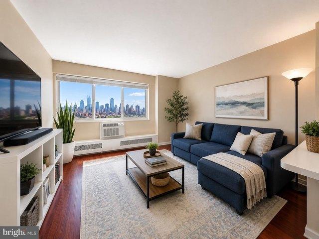 2101 17 Chestnut St Unit 1011, Philadelphia, PA 19103