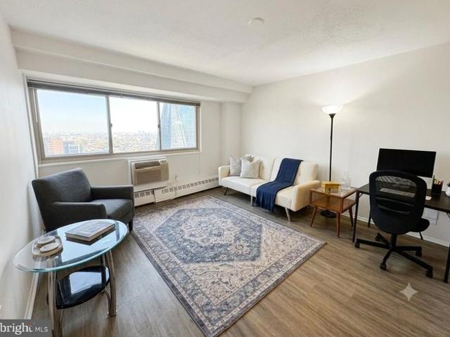 2101 17 Chestnut St Unit 1813, Philadelphia, PA 19103