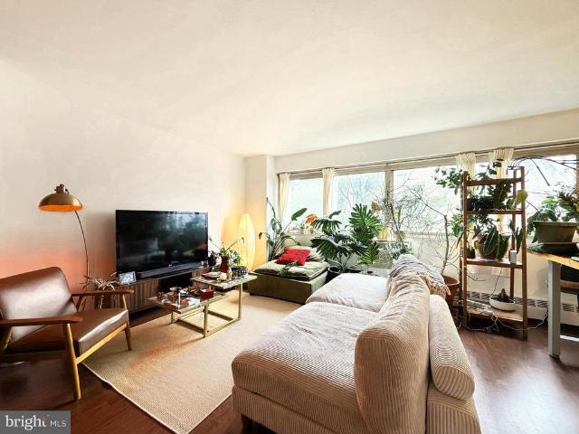 2101 17 Chestnut Street # 417