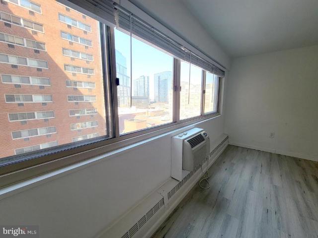 2101 17 Chestnut Street # 802