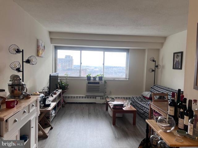 2101 17 Chestnut Street # 1813