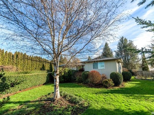 2102 Margaret Pl, Mount Vernon, WA 98273