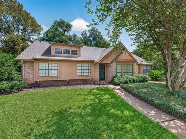 2102 Morton League Rd, Richmond, TX 77406