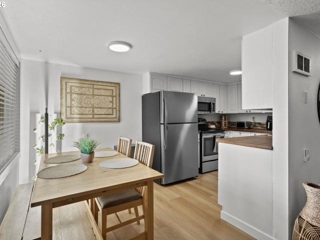 2102 nw kelly dr # 9