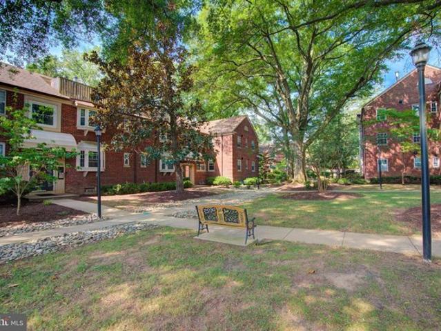 2102 N Scott St Apt 109, Arlington, VA 22209