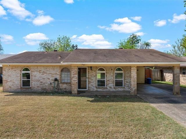 2102 Orbit Dr, Bossier City, LA 71112