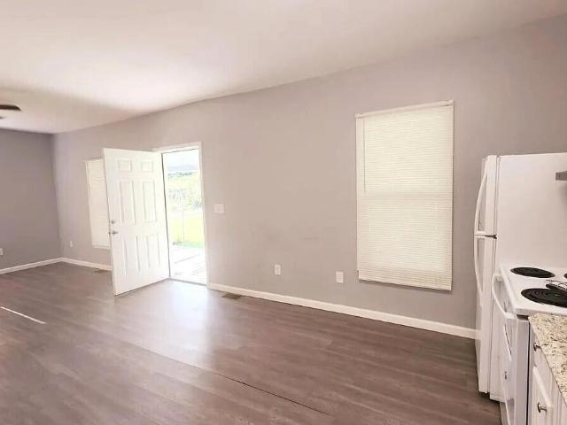 2102 Adams Ave