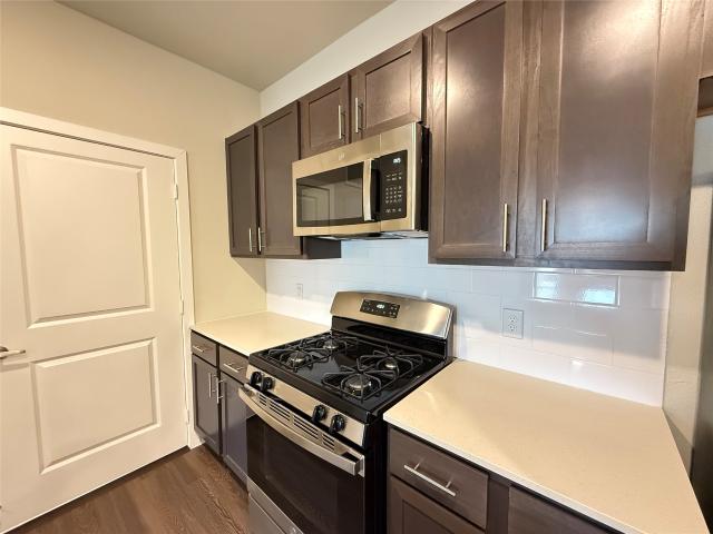 2102 Antoine Drive 3P63302