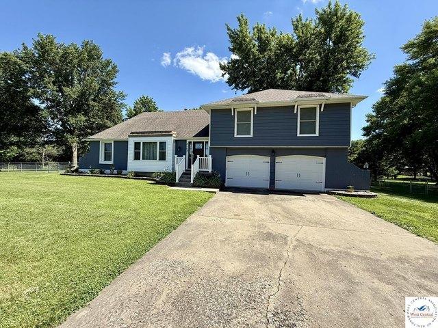 2102 Arcadia St, Clinton, MO 64735