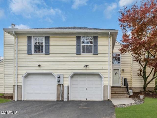 2102 Buckingham Cir, Middletown, NJ 07748