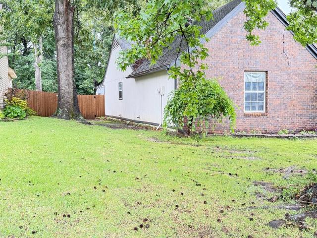 2102 Bob White Cove